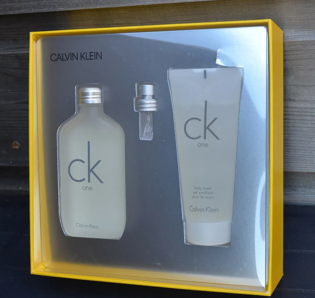 Calvin Klein Unisex CK One Gift Set Fragrances 3614228725057 ...