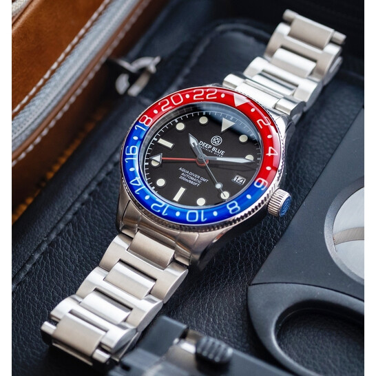 Deep Blue Aqua Diver Gmt Automatic 40Mm Sapphire Bezel Brace Blue Dial ...