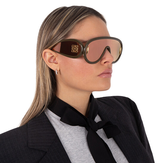 Loewe Red Smoke Mirror Mask Unisex Sunglasses LW40108I 96C 140 ...