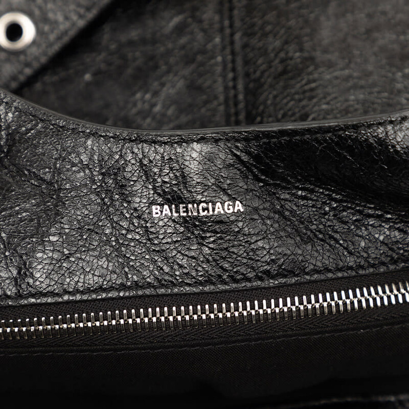 Balenciaga Pre-owned Balenciaga Medium Arena Lambskin Le Cagole Carry ...