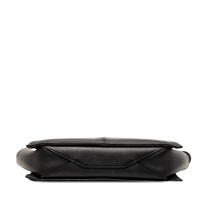 Celine Pre-owned Celine Trifold Leather Clutch On Chain Ladies ...
