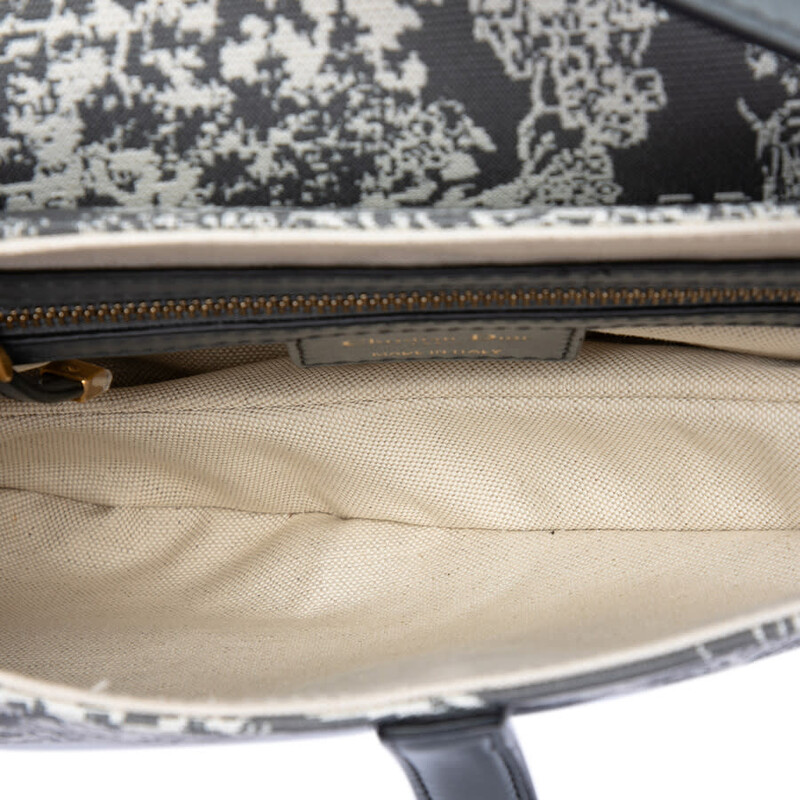 Dior Pre-owned Dior Canvas Embroidered Reverse Toile De Jouy Saddle Bag ...