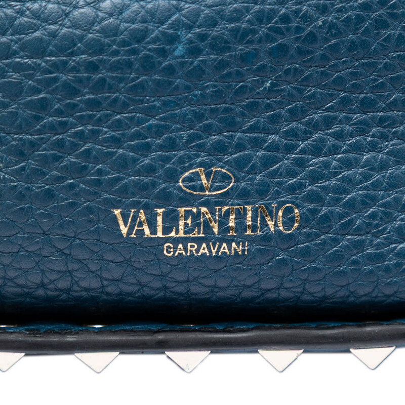 Valentino Garavani Pre-owned Valentino Small Grained Calfskin Rockstud ...